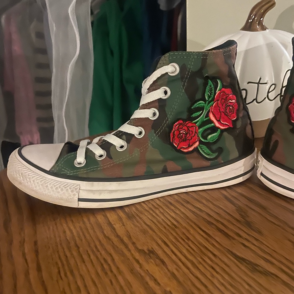 Cute High Top Army Converse With Red Rose On One Side… - Gem